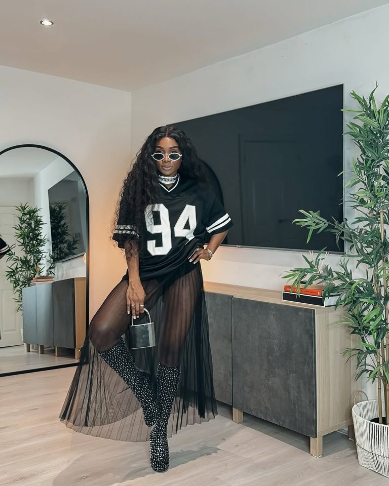 What To Wear To A 2000s Dress To Impress Party - Style Savvy