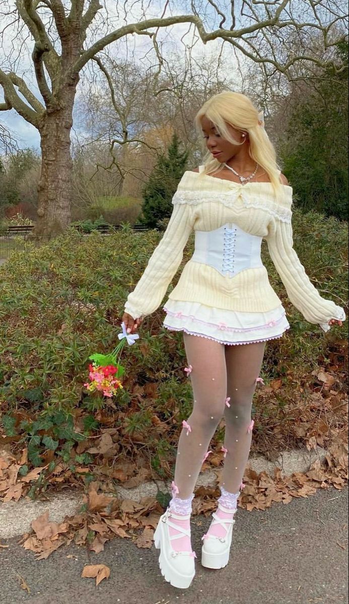 Coquette Style Outfits: How To Wear The Trend In 2026